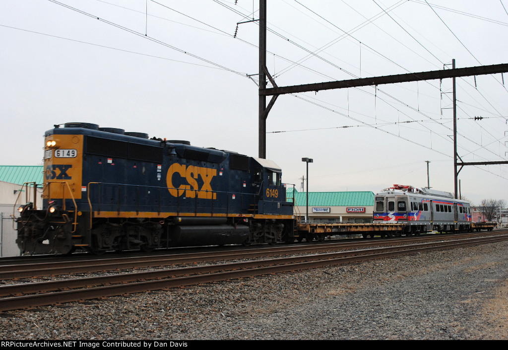CSX GP40-2 6149 leads C964-04 long hood forward